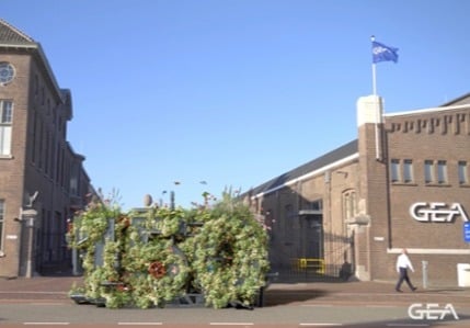 What is the difference between CGI and 3D?